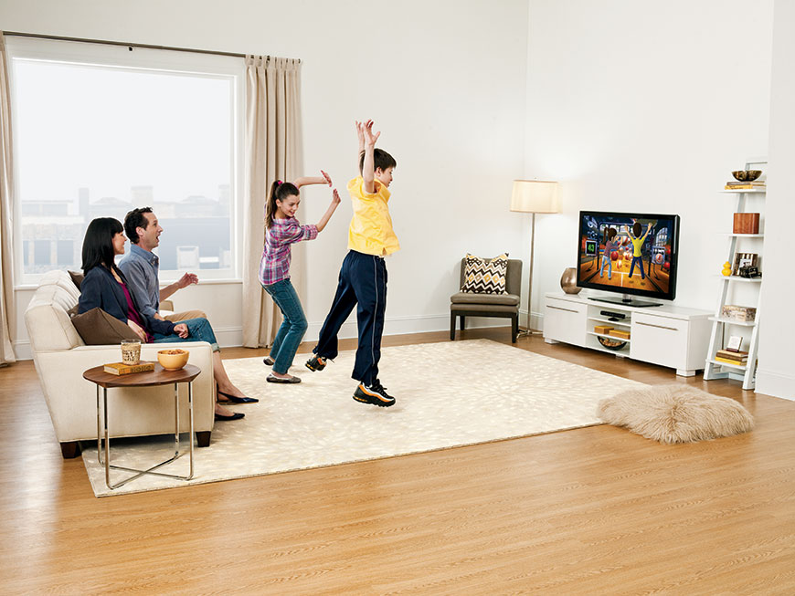 Official Xbox 360 Kinect Sensor with Kinect Adventures (Xbox 360 ...