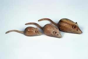 Set of 3 Hand Carved Wooden Mice: Amazon.co.uk: Kitchen & Home