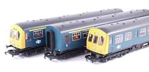 Hornby Class 101 3-Car DMU - OO Gauge - R.2579 - DCC Ready: Amazon.co ...