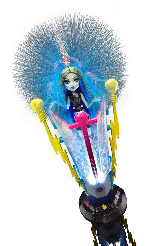 Monster High Freaky Fusion Recharge Chamber & Frankie : Amazon.co.uk ...