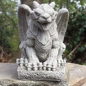 ONEFOLD - STONE WING GARGOYLE DETAILED HAND CAST GARDEN ORNAMENT/STATUE ...