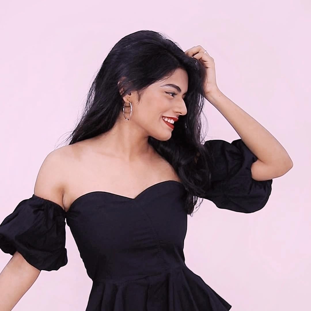 Dhwani Bhatt's Amazon Page