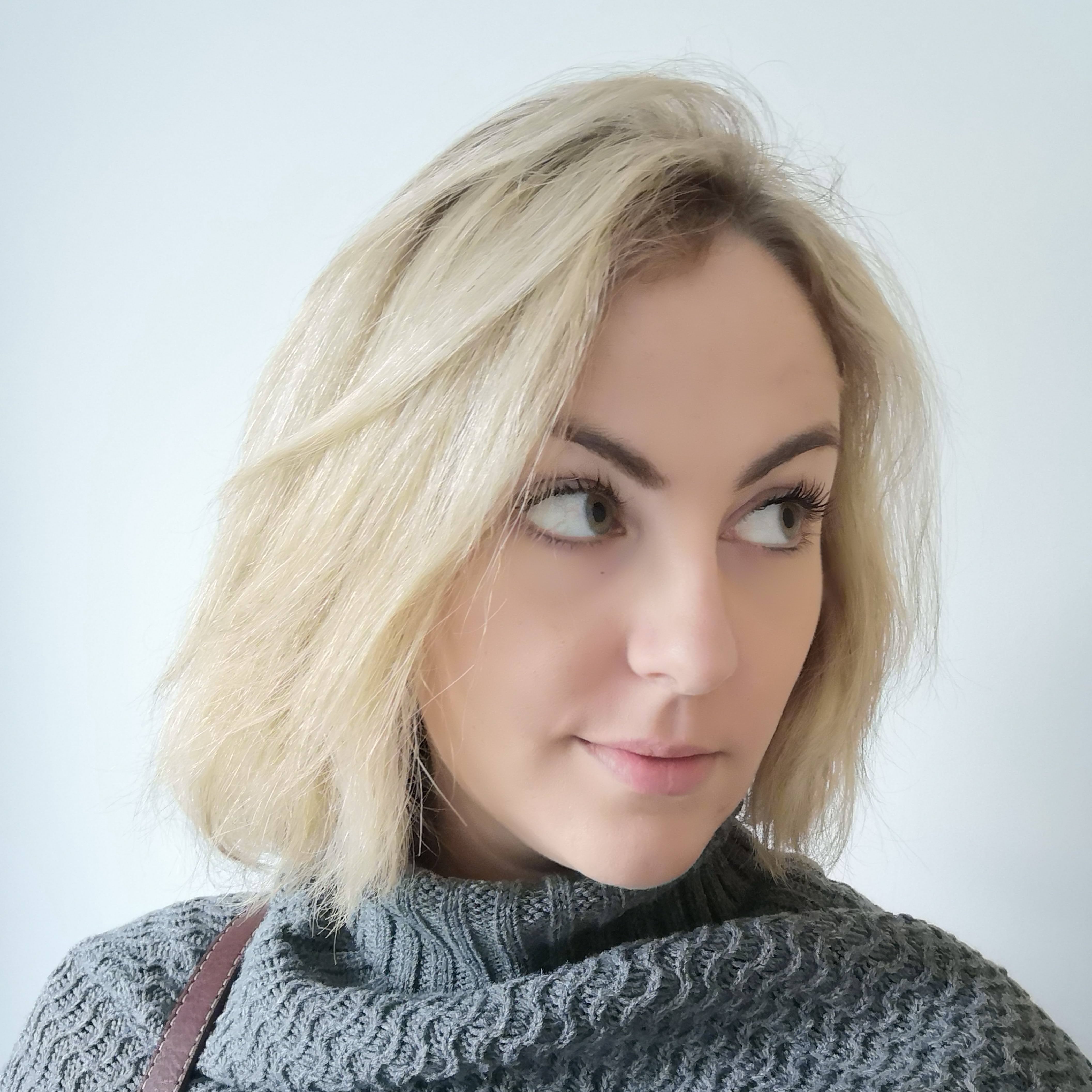 Whinge Whinge Wine's Amazon page