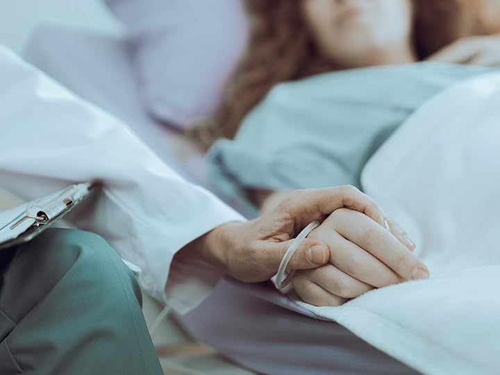 The Big Swindle - Season 1 : Elaine Hackett, Jon Connerty, Sam Ornbo ...