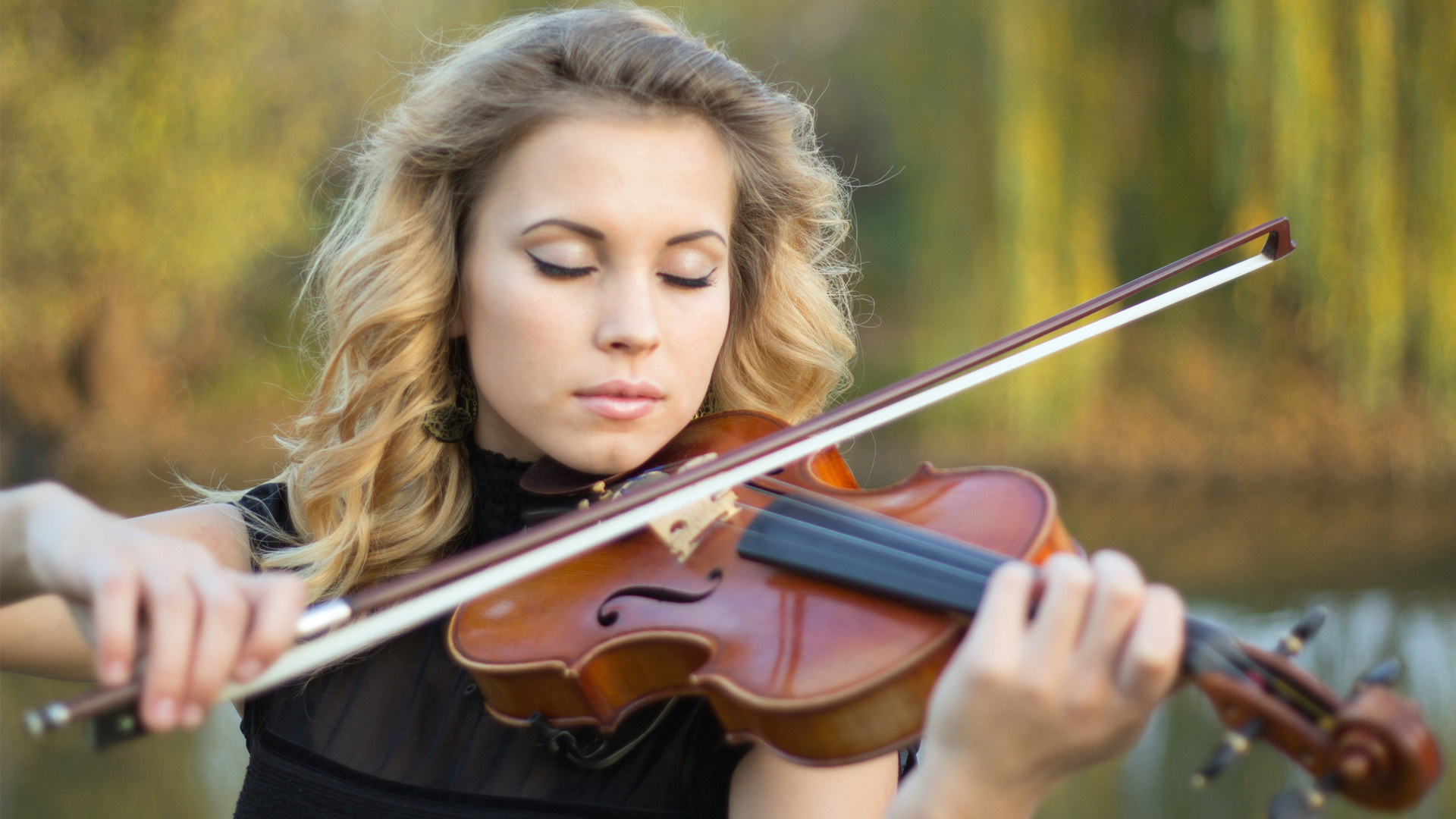 Sad Violin Player